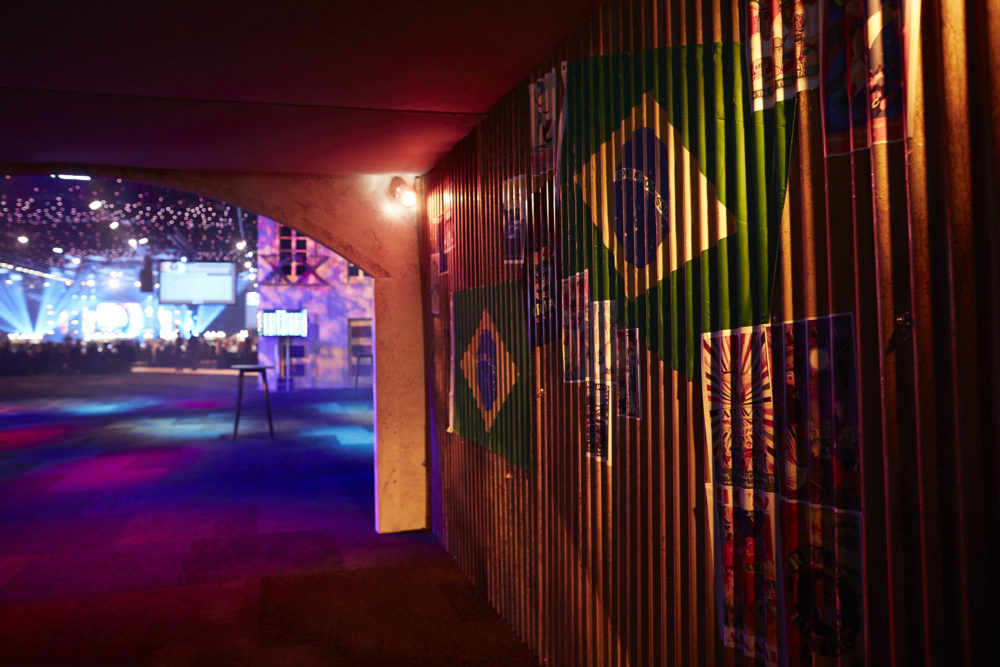 Evolution Christmas Party | Smart Parties